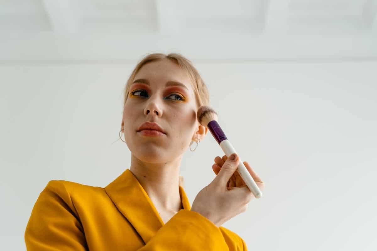 Maquillage soirée : Les conseils d'experts pour un look irrésistible - Zaturelle